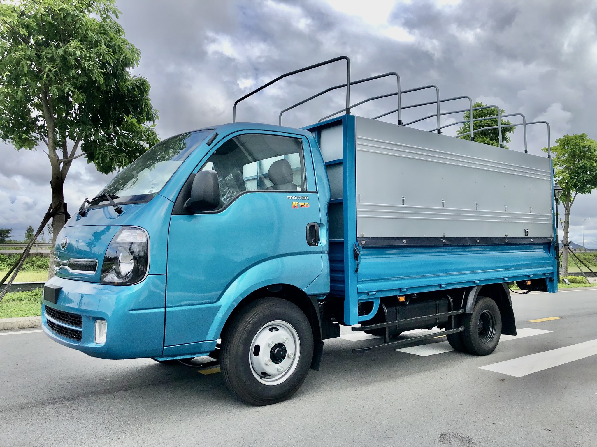 Xe tải nhẹ Kia K150 mui bạt